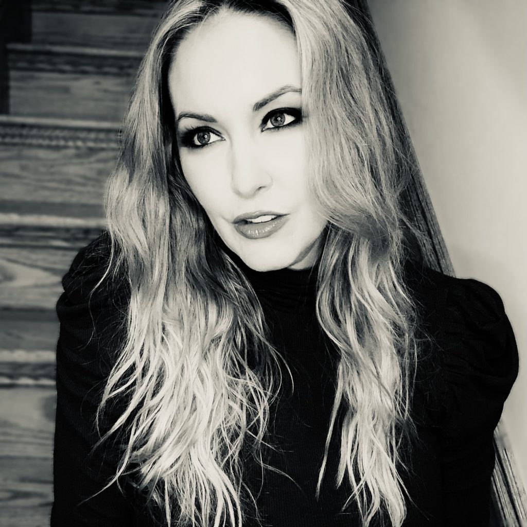 Official Website - Aimee Brooks
